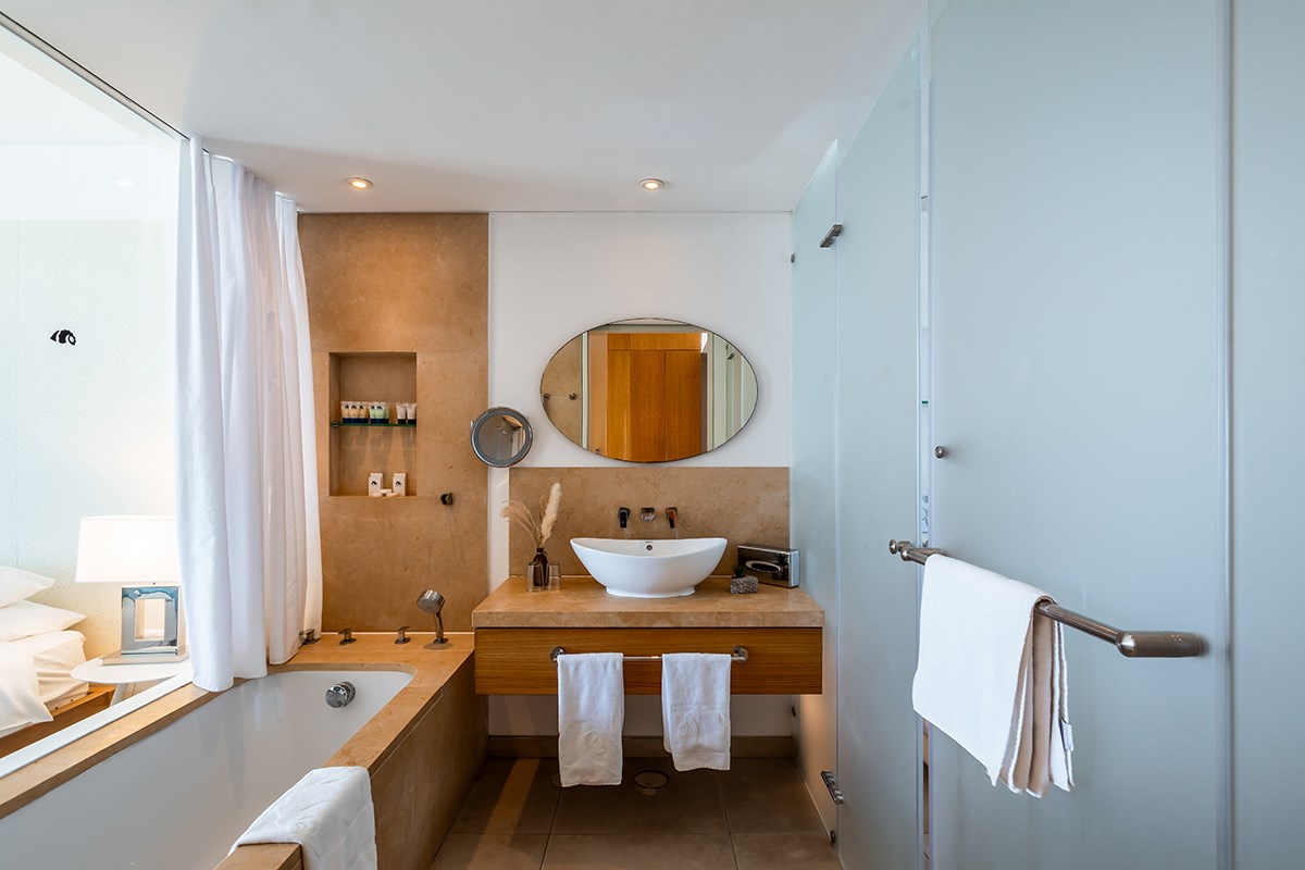 luxurious Rooms and Suites - Nahsholim Sea Side Resort