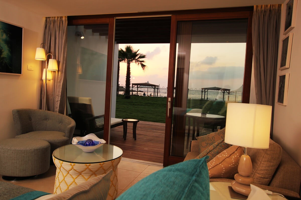 luxurious Rooms and Suites - Nahsholim Sea Side Resort