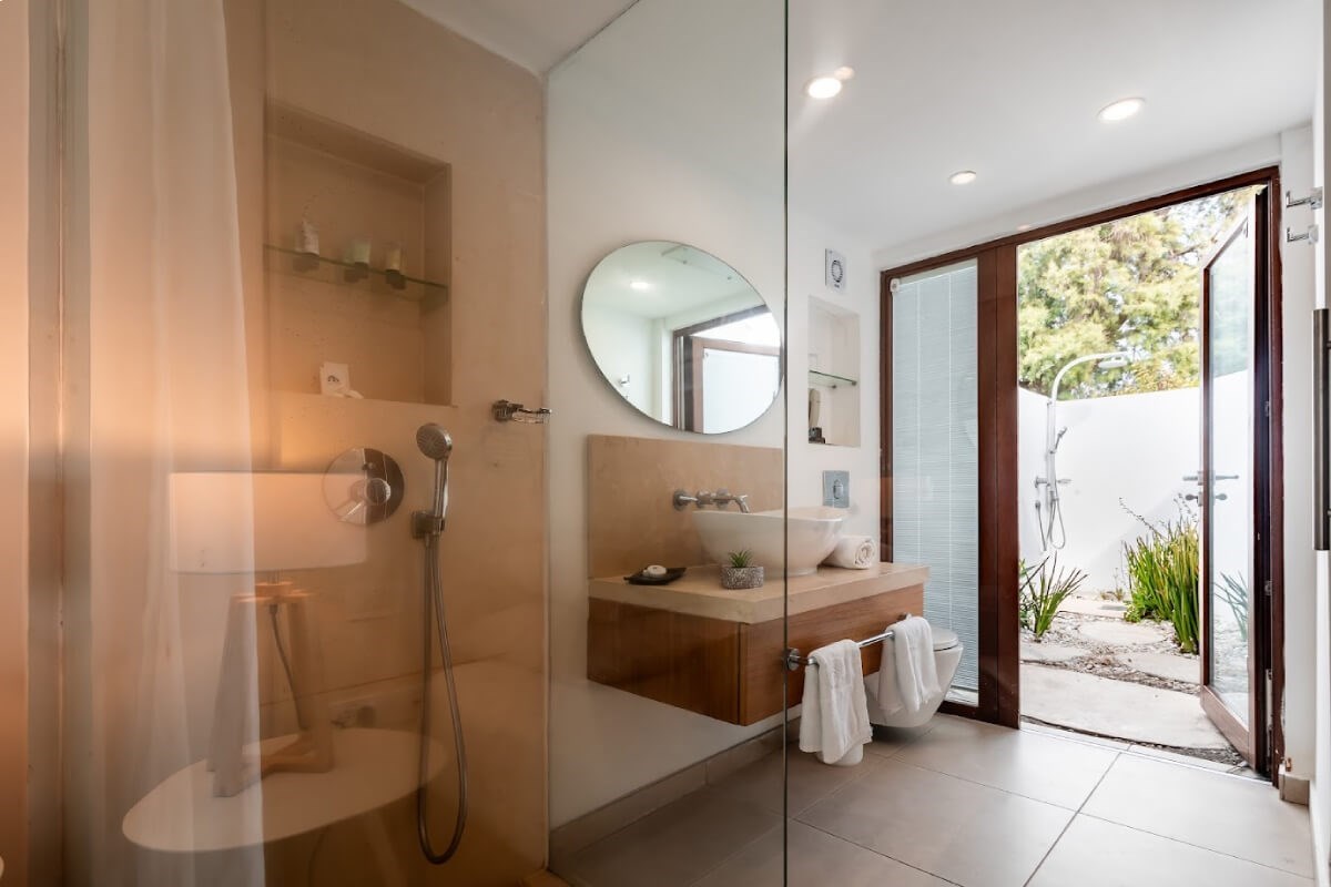 luxurious Rooms and Suites - Nahsholim Sea Side Resort