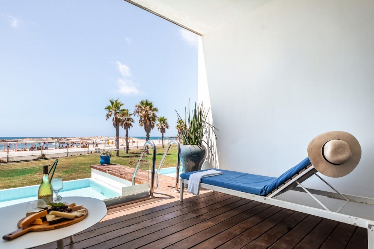 luxurious Rooms and Suites - Nahsholim Sea Side Resort