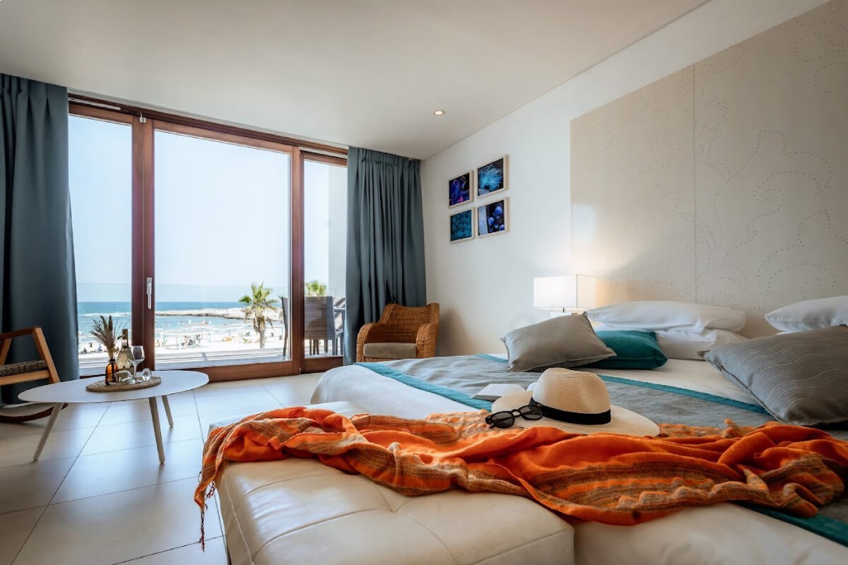luxurious Rooms and Suites - Nahsholim Sea Side Resort