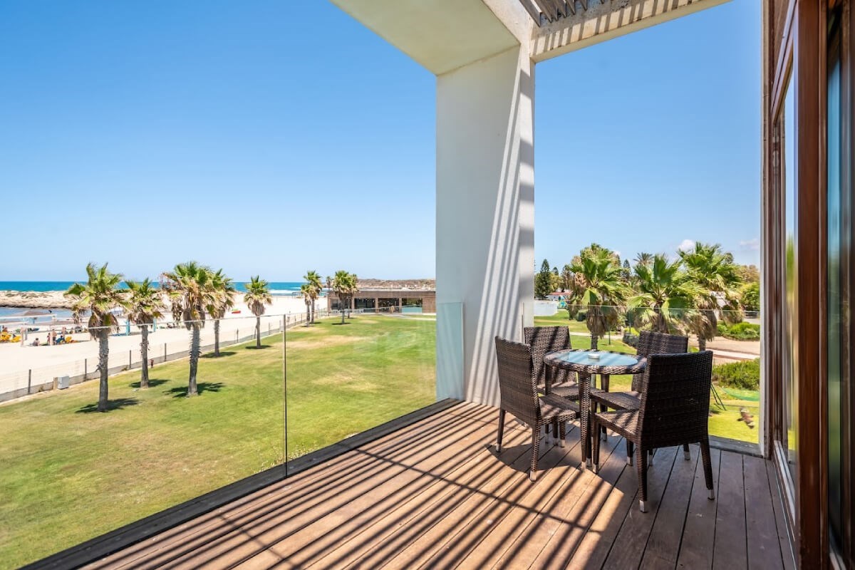 luxurious Rooms and Suites - Nahsholim Sea Side Resort